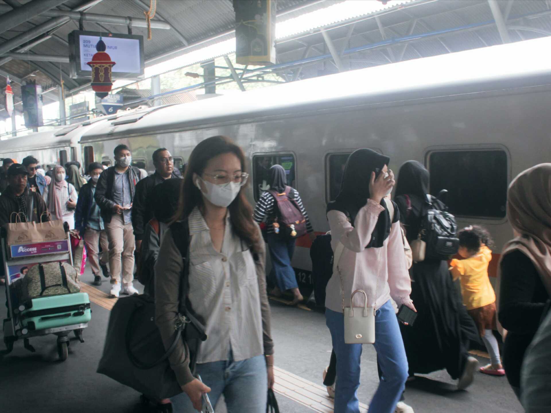 Libur Panjang Waisak, Penumpang Kereta Api di Daop 8 Surabaya Tembus 37 Ribu | Metrotoday